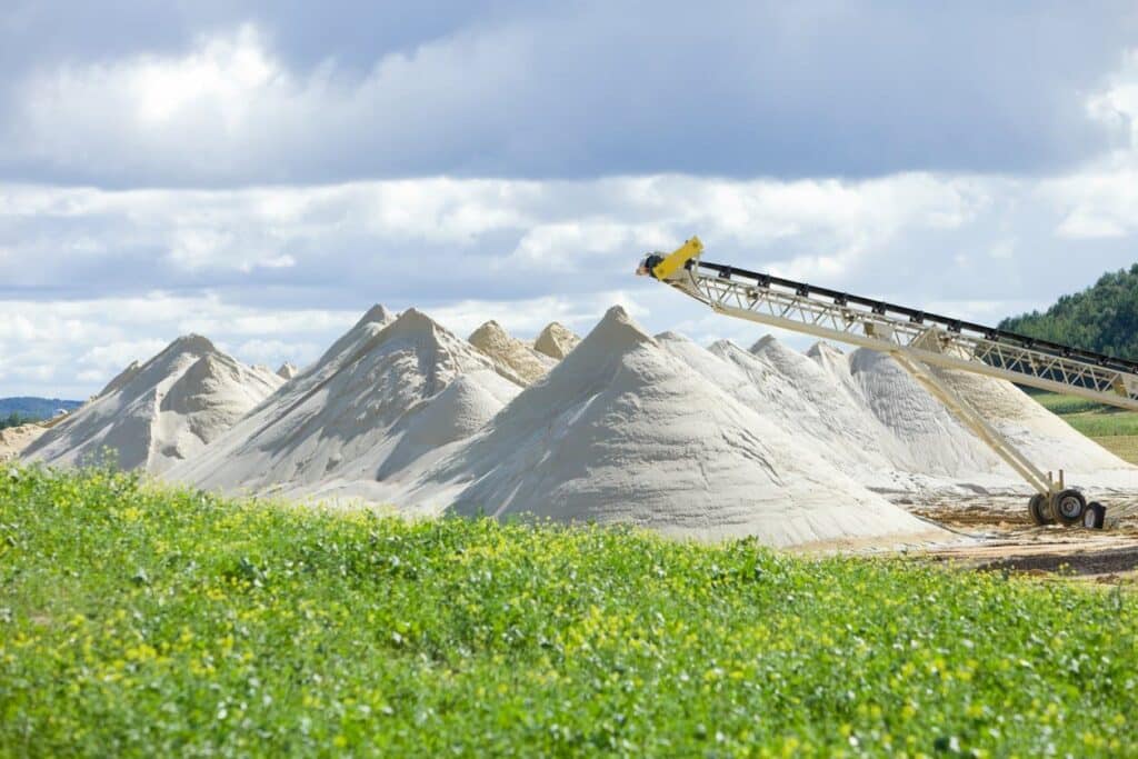 The Russian-Saudi Oil Flood and Consequences For the US Frac-Sand Market